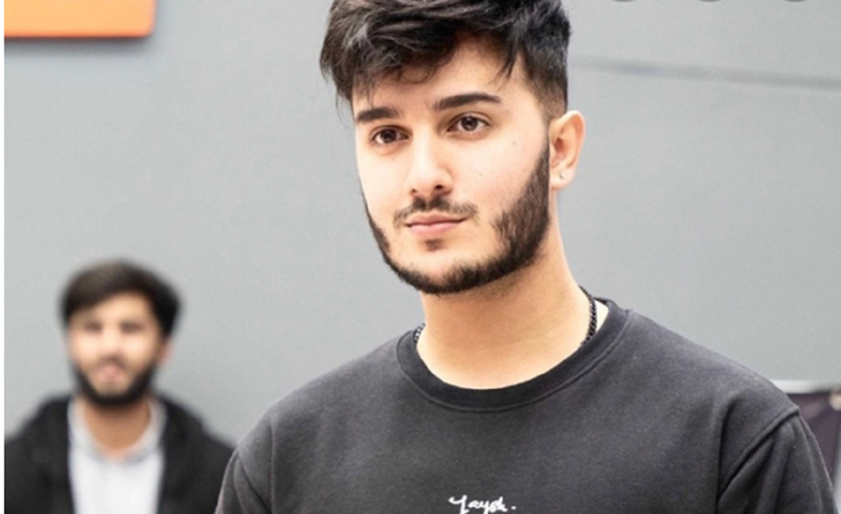 Shahveer Jafry Biography; Net Worth, Age, Family, And wife Ayesha Beig ...