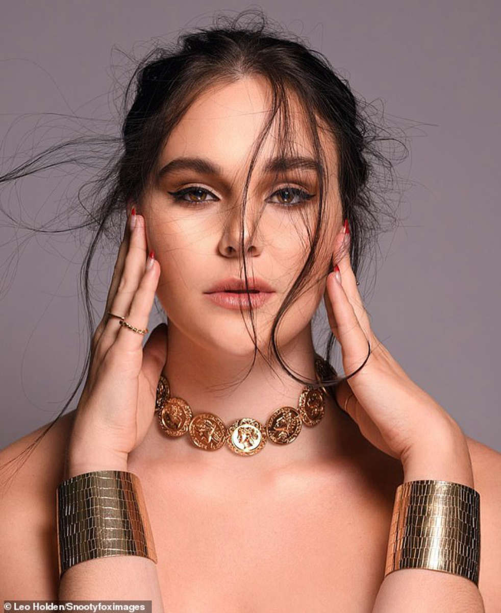Holly Anna Ramsay Biography; Net Worth, Age, Height, Job, Boyfriend ...