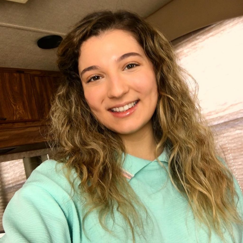Stephanie Katherine Grant Biography; Age, Nationality, Siblings ...