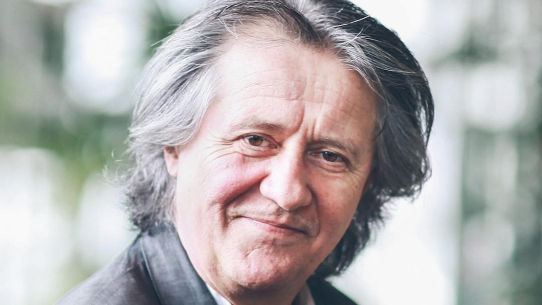 Who Is Joanna Lumley Husband Stephen Barlow? Stephen Barlow First Wife ...