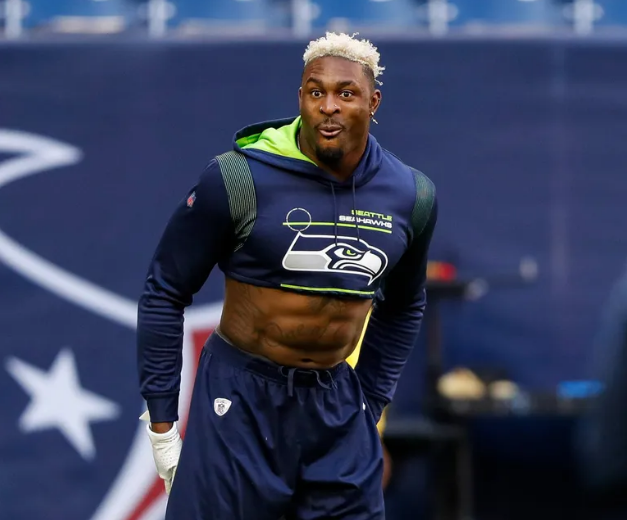 How Much Can DK Metcalf Bench Press? - ABTC