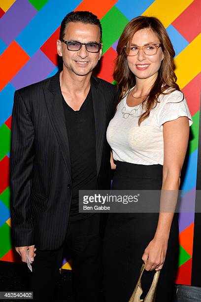 Jennifer Sklias-Gahan: Who Is Dave Gahan's Wife? - ABTC
