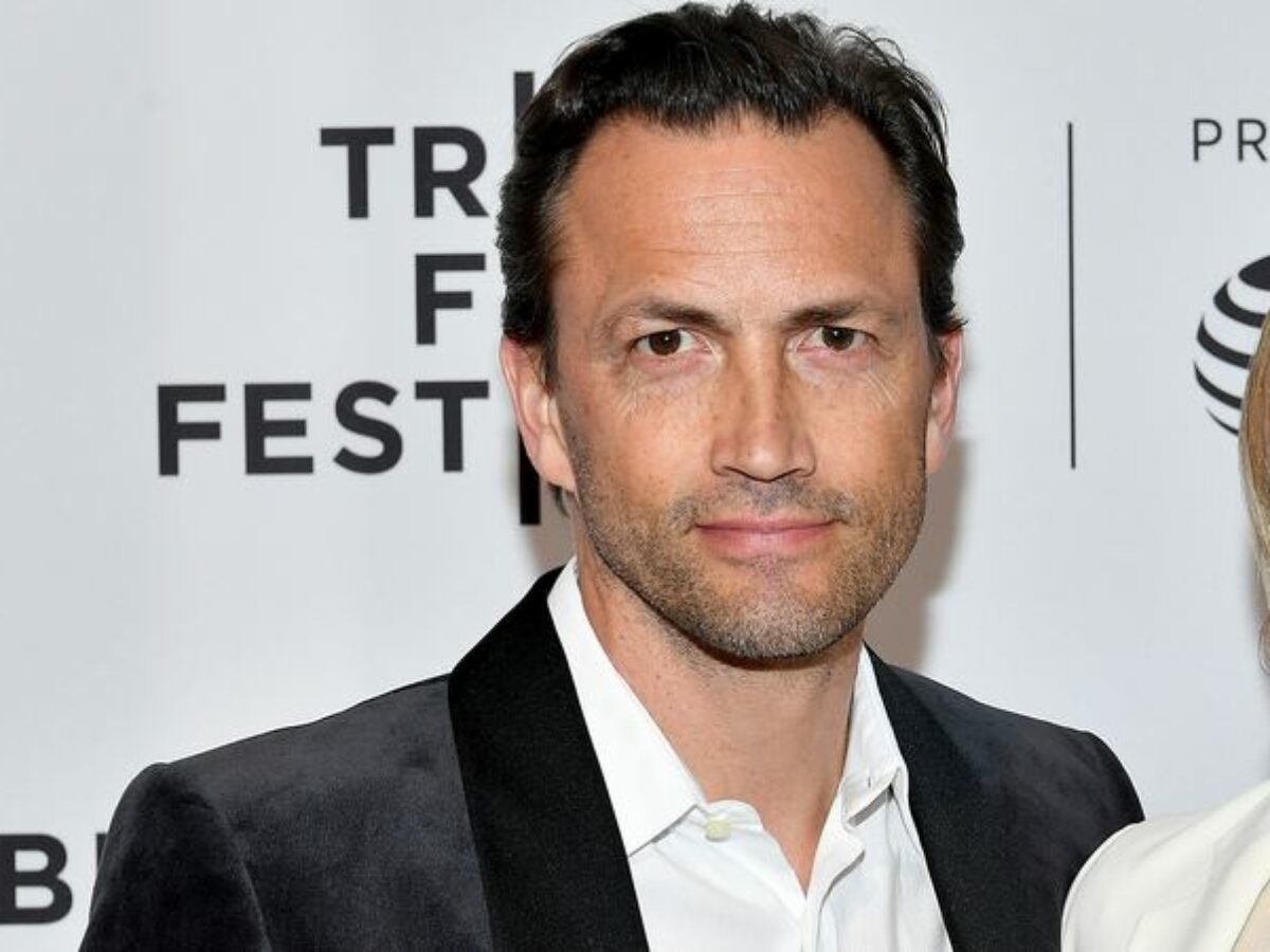 Andrew Shue Siblings: Meet Elisabeth Shue, William Shue, John Shue - ABTC