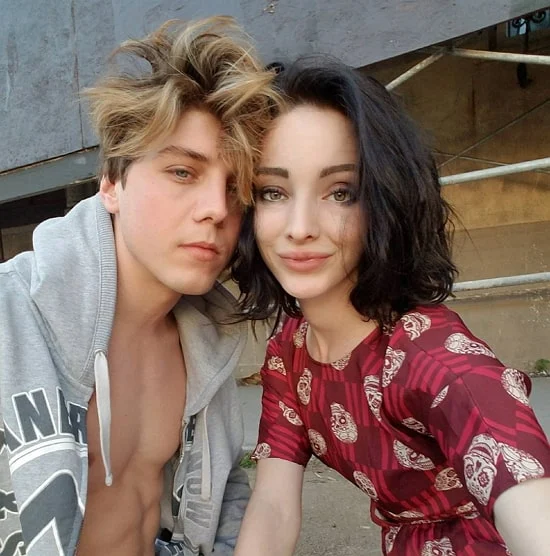 Emma Dumont Boyfriend: Who Is Lukas Gage? - ABTC
