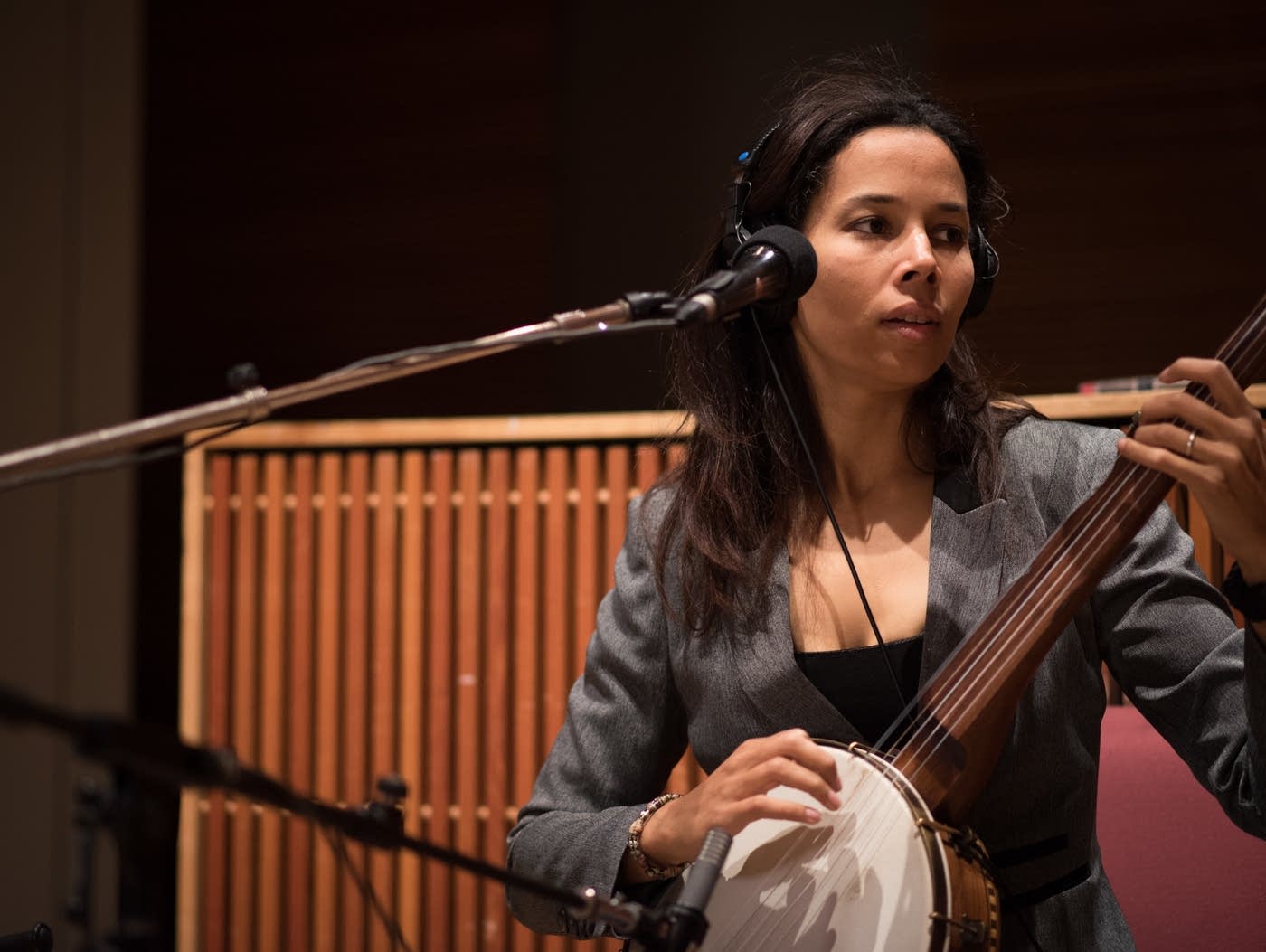 Rhiannon Giddens Biography, Age, Height, Family, Songs, Book, Tour - ABTC