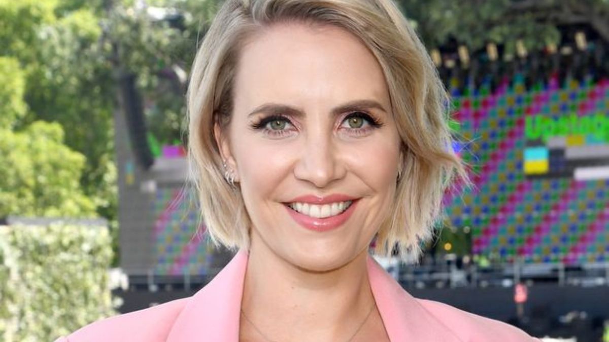 Claire Richards Biography, Record Labels, Height, Weight, Family, New ...