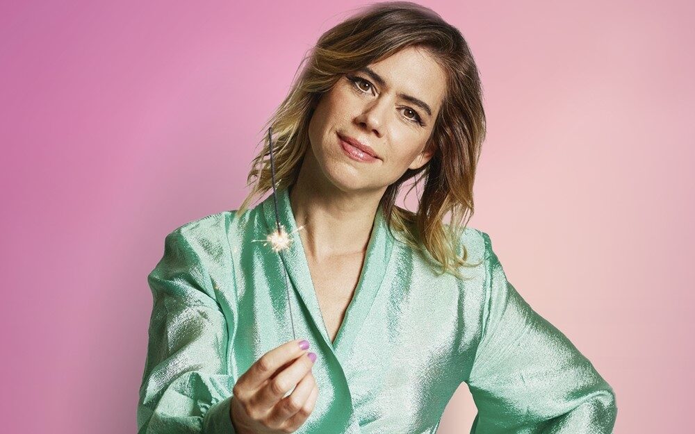 Lou Sanders Bio; Movies and TV Shows, Height, Family, Partner ...