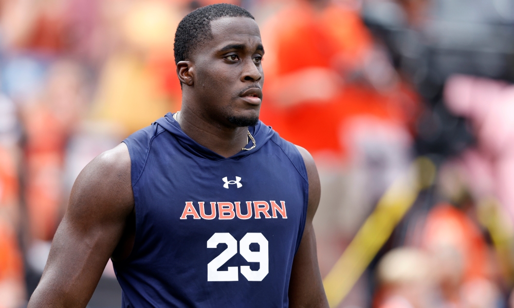 Derick Hall Biography: Age, NFL Draft, 40 Time, Stats, Injury - ABTC