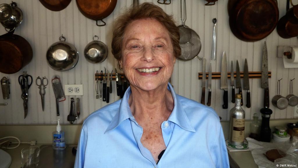 Who was Mimi Sheraton? Influential food writer and reviewer, dies at 97 ...