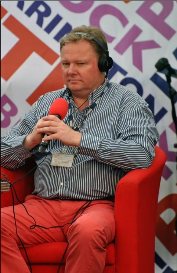 David Fitzgerald (BBC) Bio: Age, Height, Family, Siblings, Twitter ...