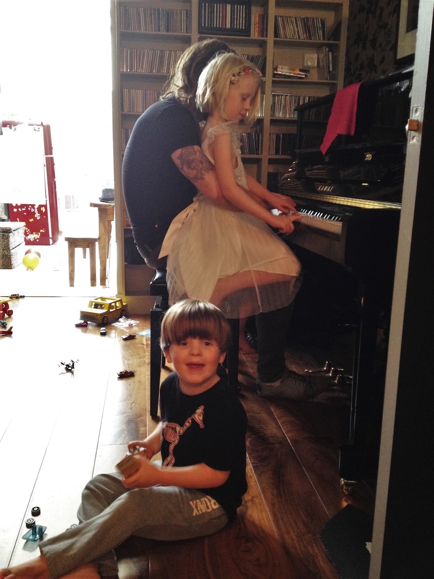 Tim Minchin Children: Meet Violet and Casper Minchin - ABTC